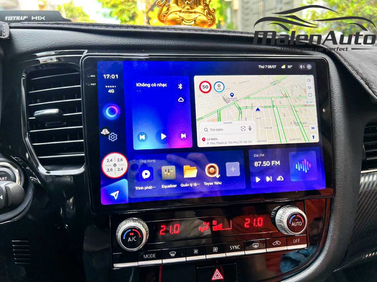 Màn hình Android xe Outlander 2024 tích hợp camera 360 sắc nét